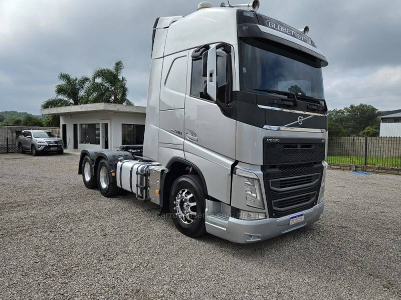 VOLVO - FH - 2020/2020 - Prata - Sob Consulta - Zen Caminhões